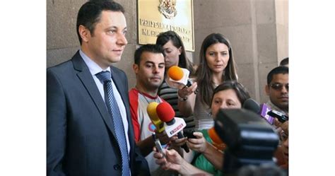 Яне Янев скъсал чадъра над енергийната мафия