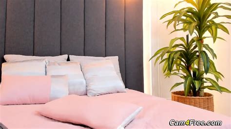 Pretty Babe Fingering With Her Sexy Wet Pussy