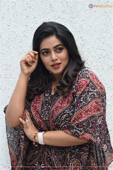 Shamna Kasim Actress Hd Photosimagespics And Stills