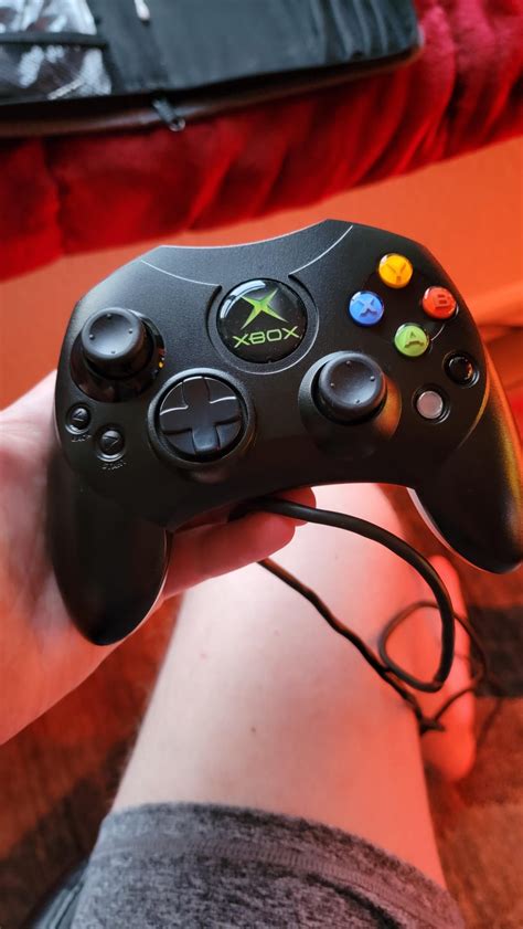 Cleaned Up An Og Xbox Controller And Replaced The Stick Caps I Think It Turned Out Pretty Nice