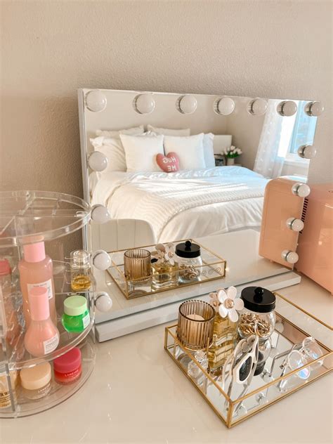 Aesthetic Room Ideas With Vanity