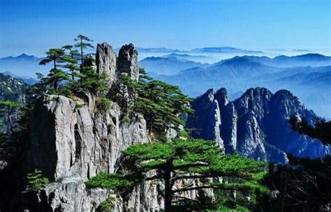 安徽黃山之奇石聳立，倏然奇景 每日頭條