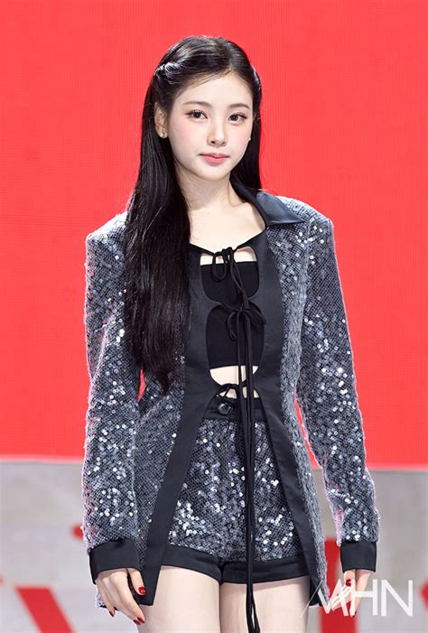 포토 베이비돈크라이 이현 반짝이는 눈빛