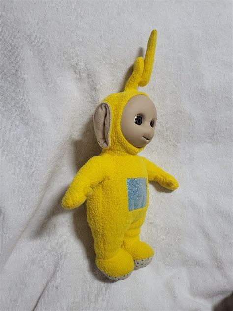 Authentic Vintage 11 Inch Teletubbies Laa Laa Open Close Eyes Function Plush Soft Toy Hobbies