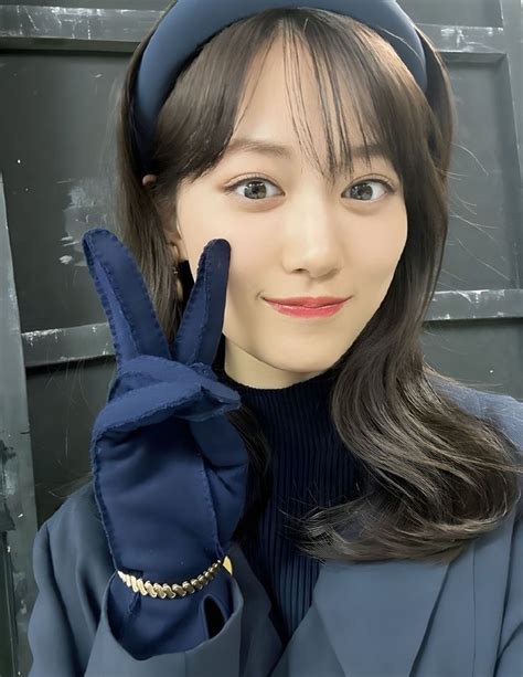 Pin Av Momo På Mizuki Yamashita 山下美月