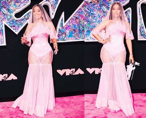 Nicki Minaj Suffers Wardrobe Malfunction At Mtv Vmas Starvision News