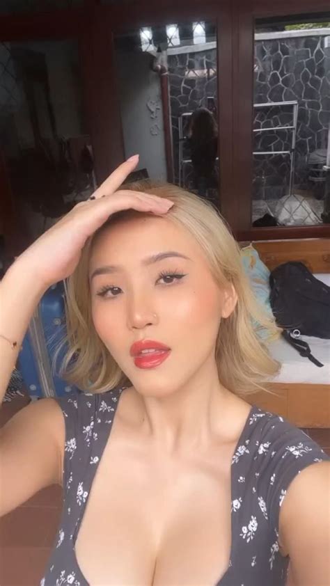 Pin oleh Haryo Baskoro di Simpan Cepat | Orang cantik, Gadis-gadis cantik, Wanita cantik