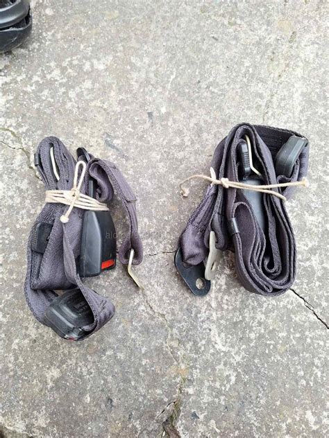 Предни колани за жигула Аксесоари Резервни части консумативи аксесоари Пловдив Кола