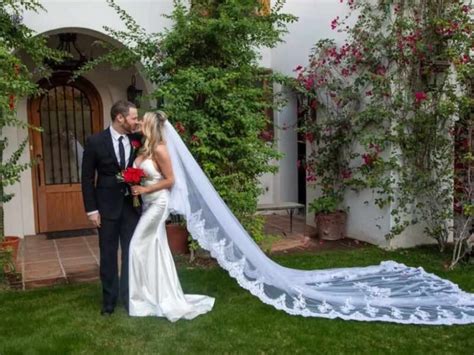 Kurt Cobain And Courtney Love Wedding Rock N Roll Love Story