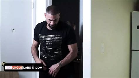 Muscled Hunk Turned On By Detailed Sex Confession Sayuncle Xhamster