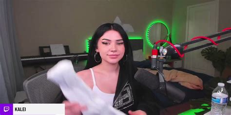 Faze Kalei Calls 7 Eleven To See If They Have Doritos With Call Of Duty