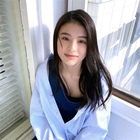 透明感なでぐたん この撮影のメイキングムービーを 明日リールにするからそちらもチェックしてね 出口夏希 でぐたん でぐ