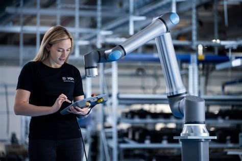 Meet The Ur15 Universal Robots Unveils Its Fastest And Most Powerful Cobot Yet Directindustry