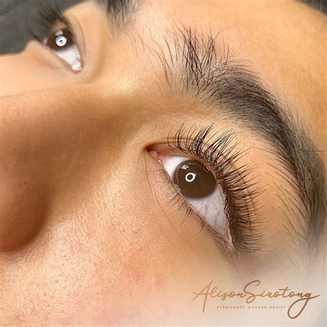 Doll Eye Classic Eyelash Extension