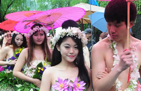Ear Pulling Video Triggers Online Criticism China Chinadaily Cn