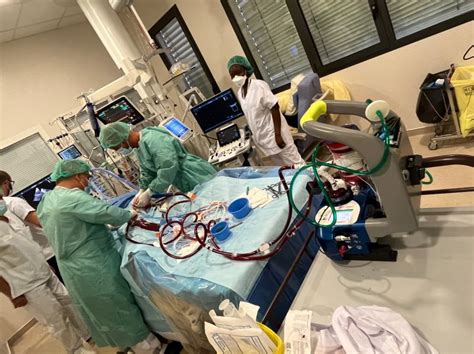 Philippe Gaudard On Linkedin Mobile Ecmo With Samu34 For Vv Ecmo Implantation At Ales Hospital