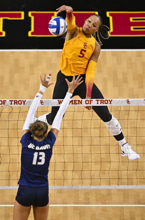 Skylar Fields Poised For Run To Become Ncaa Kills Leader As Usc Opens Ncaa Play