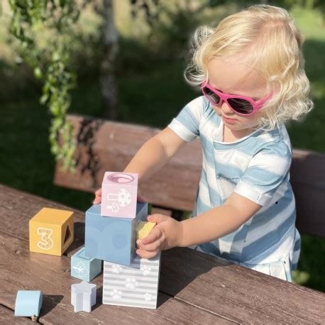 Nesting Stacking Blocks Viga