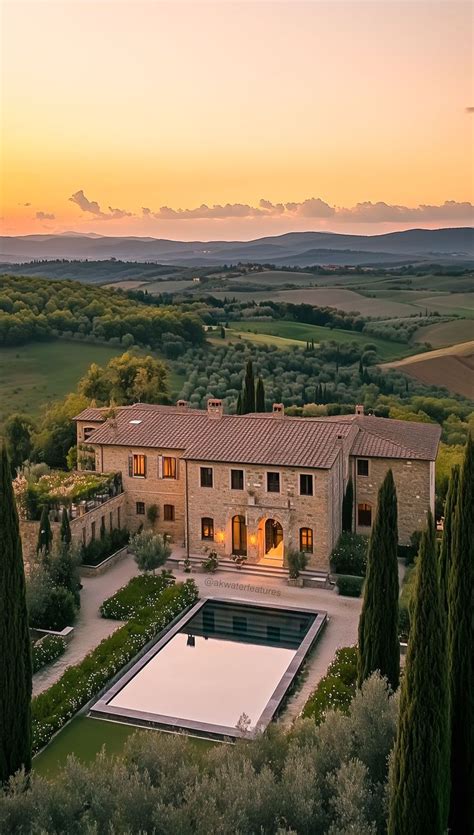 A Tuscan Sunset Villa With A Reflective Water Feature Tuscany Villa