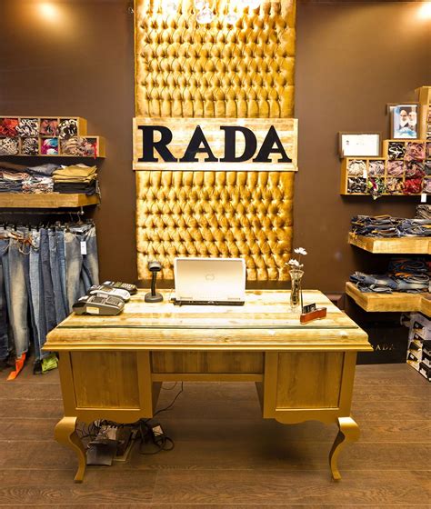 طراحی مبلمان فروشگاهی شرکت معماری و دکوراسیون داخلی اتاق آبی