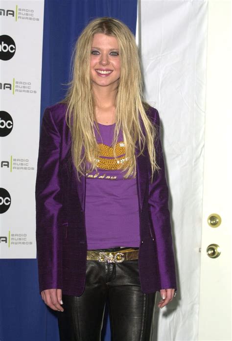 Tara Reid Looks Completely Unrecognizable In Glam New Shoot HELLO