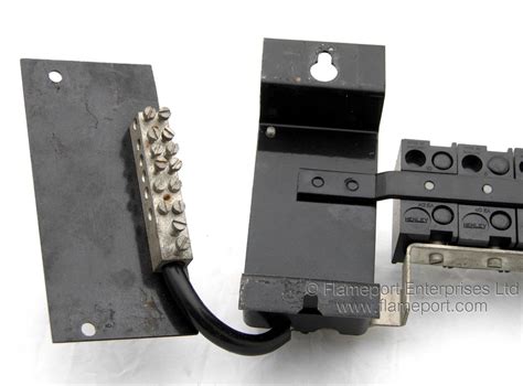 Henley Metal Cased 6 Way Fusebox