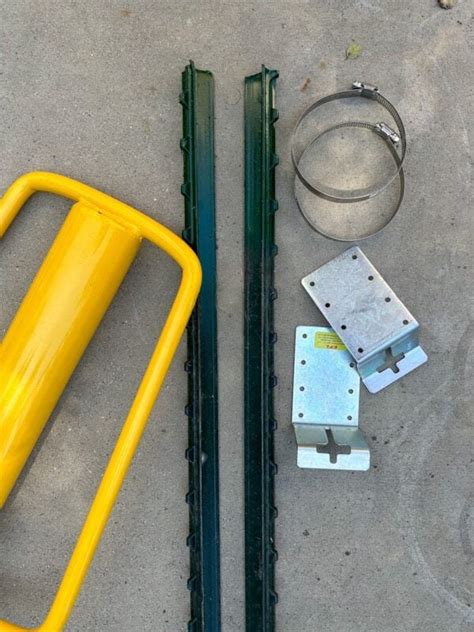 Diy Berry Trellis How To Build A Wire Raspberry Or Blackberry Trellis Video ~ Homestead And Chill