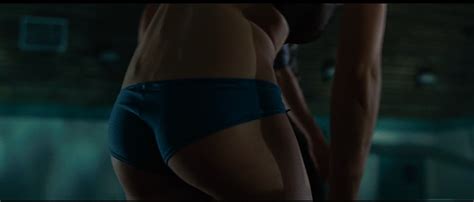 Naked Kristen Hager In Aliens Vs Predator Requiem