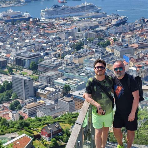 Tante Er Fortsatt Gal Vivian Juksa