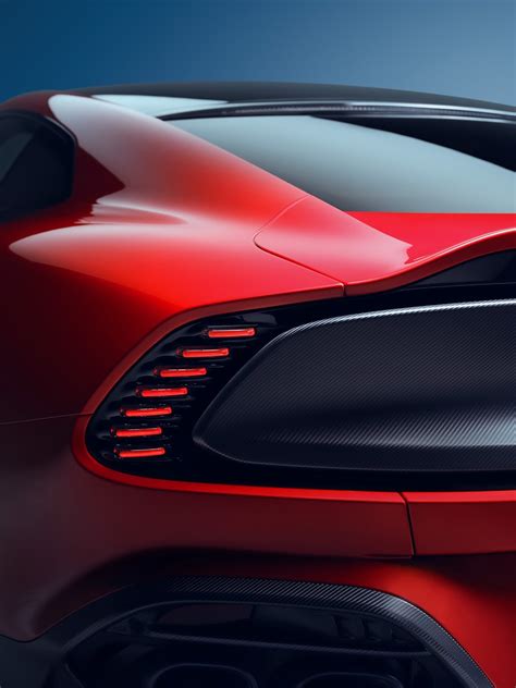 2025 Aston Martin Vanquish Vs 2025 Ferrari 12Cilindri Same Goal
