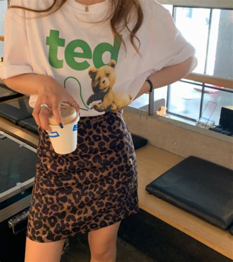 가을엔 호피 스타일리쉬보장 슬림핏 예쁜 레오파드 스커트 에이블리