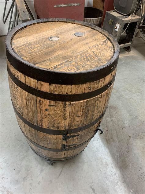 Baril Bar Lartisan De La Planche