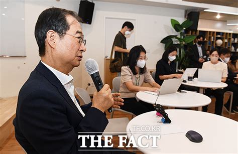 출입기자단 만난 한덕수 총리 주요 현안 질문 답변 [tf사진관] 포토 기사 더팩트