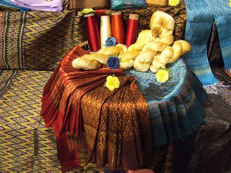 ปักพินในบอร์ด Thai