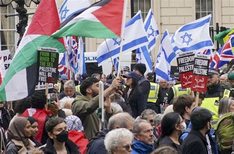 Пропалестински протест в Лондон Трима ранени полицаи и 40 задържани ВИДЕО Информационна