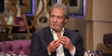 فاروق الفيشاوي يدخل في غيبوبة ونقيب الفنانين يُقاطع أسرته فوشيا