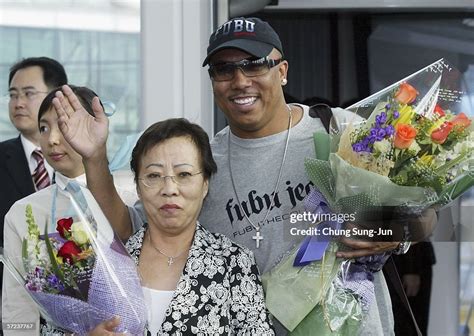 Us Footballer Hines Ward Of The Pittsburgh Steelers Arives At Incheon