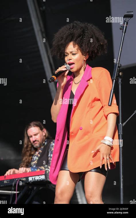 Angela Ricci of the Brand New Heavies performing at the Cambridge Club ...