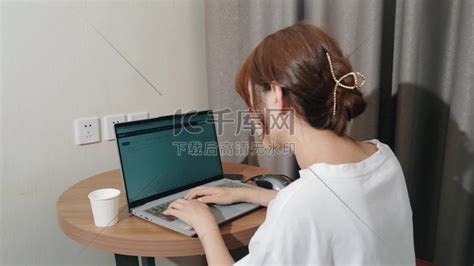 K Real Shot Of Girl Typing Code While Working From Home Video MP Template Free Download Pikbest