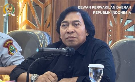 Mobil Pribadi Komeng Tak Luput Jadi Sorotan Publik