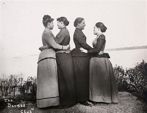 Secret Lesbians 16 Romantic Photographs Of Queer Women Couples From