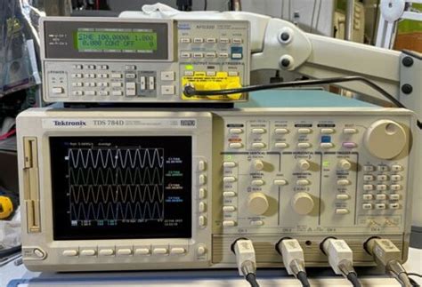 Tektronix Tds784d Digital Phosphor Oscilloscope For Sale Online Ebay