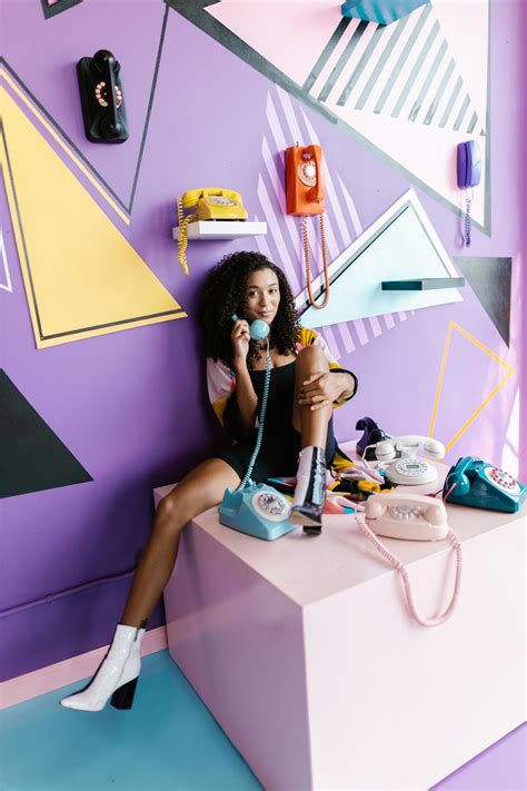 개념 예술 나타내는 독창성 드레스 매혹적인 모델 미드 센츄리 스타일 빈티지 느낌 빈티지 사진 사진 걸기 사진 디스플레이 사진 모음 사진 촬영 사진이