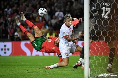 39세 맞나 호날두 환상 바이시클킥 멀티골 폭발 평점 9 4 Mom 포르투갈 폴란드 5 1 격파