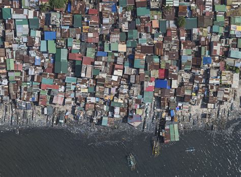 10 Staggering Aerials Of Manilas Insanely Crowded Slums Overcrowded