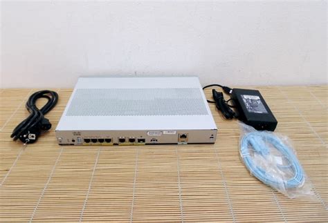 CISCO C1111 4P ISR 1100 4 Porte Router Ethernet Dual GE WAN Senza Etichetta Sul Dispositivo EUR