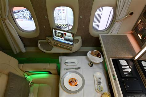 Шик и роскошь смотрите как выглядит первый класс в самолете