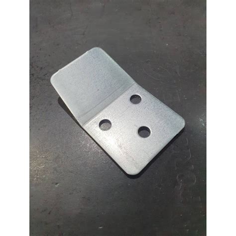 เหล็กยึดพัดลมติดผนังฮาตาริ ขนาด 16 และ 18 นิ้ว [มีน็อตและพุกให้ 3 ชุด] Shopee Thailand