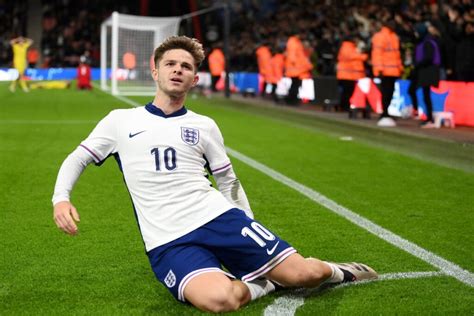 West Ham Risk Losing Out On Potters Perfect Homegrown Signing