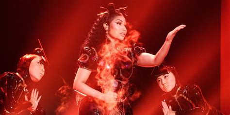 Watch Nicki Minaj Perform Chun Li” On Snl” Pitchfork